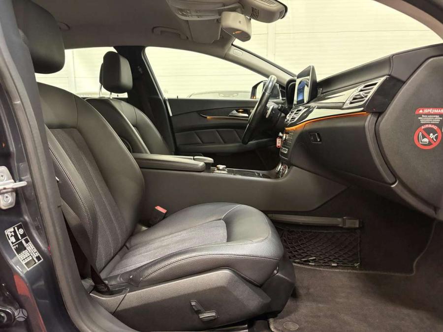 Pelēks Mercedes-Benz CLS 350 2015 Viļņa, ar dzinēja tilpumu 2.99 L un nobraukumu 289 tūkst. km par 13990 €, foto 17 vietnē AUTOMOTO.COM.LV