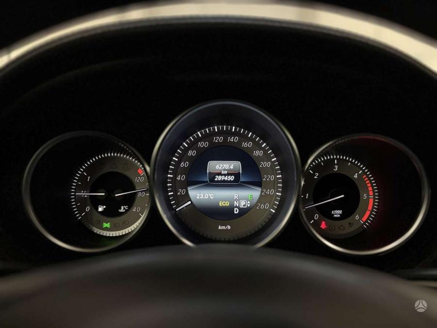 Pelēks Mercedes-Benz CLS 350 2015 Viļņa, ar dzinēja tilpumu 2.99 L un nobraukumu 289 tūkst. km par 13990 €, foto 21 vietnē AUTOMOTO.COM.LV