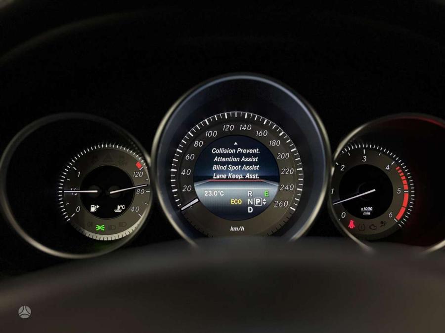 Pelēks Mercedes-Benz CLS 350 2015 Viļņa, ar dzinēja tilpumu 2.99 L un nobraukumu 289 tūkst. km par 13990 €, foto 23 vietnē AUTOMOTO.COM.LV