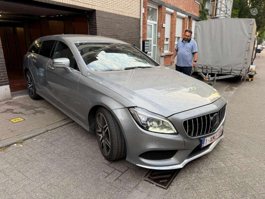 Pelēks Mercedes-Benz CLS 350 2016 Utena, ar dzinēja tilpumu 2.99 L un nobraukumu 221 tūkst. km par 13700 €, foto 3 vietnē AUTOMOTO.COM.LV