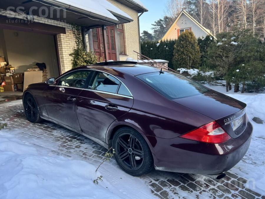 Red Mercedes-Benz CLS 350 2005 in Riga, with an engine capacity of 3.50 L and mileage of 246 thousand km for 3980 €, photo 5 on AUTOMOTO.COM.LV