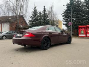 Sarkans Mercedes-Benz CLS 350 2005 Rīga, ar dzinēja tilpumu 3.50 L un nobraukumu 245 tūkst. km par 2250 €, foto 5 vietnē AUTOMOTO.COM.LV