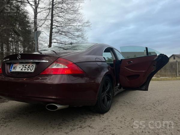 Red Mercedes-Benz CLS 350 2005 in Riga, with an engine capacity of 3.50 L and mileage of 245 thousand km for 2250 €, photo 9 on AUTOMOTO.COM.LV