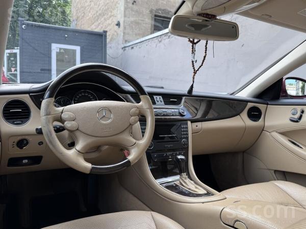 Sarkans Mercedes-Benz CLS 350 2005 Rīga, ar dzinēja tilpumu 3.50 L un nobraukumu 295 tūkst. km par 3900 €, foto 8 vietnē AUTOMOTO.COM.LV