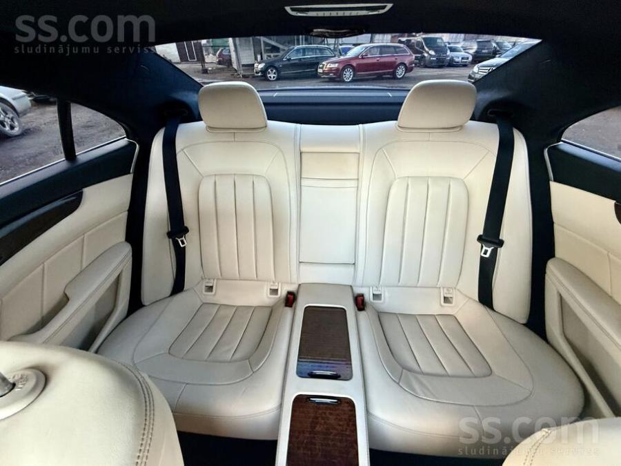 Red Mercedes-Benz CLS 350 2015 in Riga, with an engine capacity of 3.00 L and mileage of 0 thousand km for 16850 €, photo 12 on AUTOMOTO.COM.LV