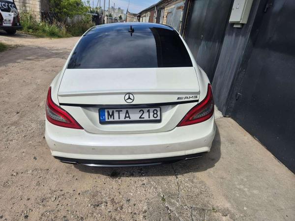 Balts Mercedes-Benz CLS 350 2011 Mažeikiai, ar dzinēja tilpumu 2.99 L un nobraukumu 290 tūkst. km par 12900 €, foto 3 vietnē AUTOMOTO.COM.LV