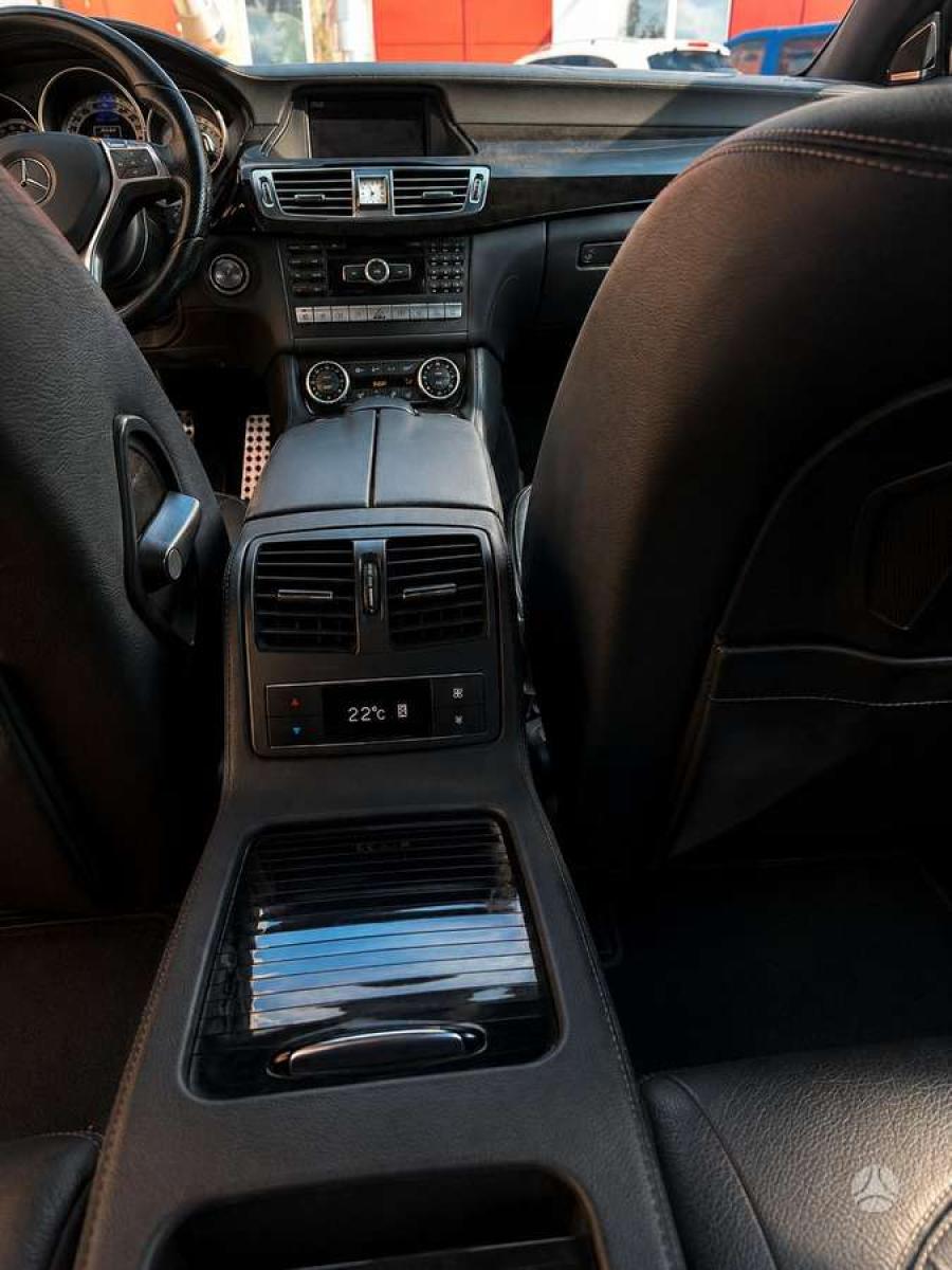 Balts Mercedes-Benz CLS 350 2011 Mažeikiai, ar dzinēja tilpumu 2.99 L un nobraukumu 290 tūkst. km par 12900 €, foto 24 vietnē AUTOMOTO.COM.LV