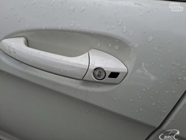 White Mercedes-Benz CLS 350 2011 in Avizieniai, with an engine capacity of 3.00 L and mileage of 187 thousand km for 12900 €, photo 5 on AUTOMOTO.COM.LV