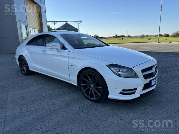 Balts Mercedes-Benz CLS 350 2011 Liepāja, ar dzinēja tilpumu 3.00 L un nobraukumu 280 tūkst. km par 13800 €, foto 1 vietnē AUTOMOTO.COM.LV