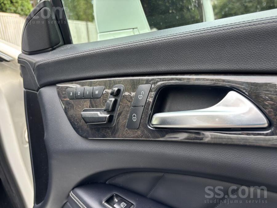 Balts Mercedes-Benz CLS 350 2011 Rīga, ar dzinēja tilpumu 3.00 L un nobraukumu 307 tūkst. km par 10790 €, foto 14 vietnē AUTOMOTO.COM.LV