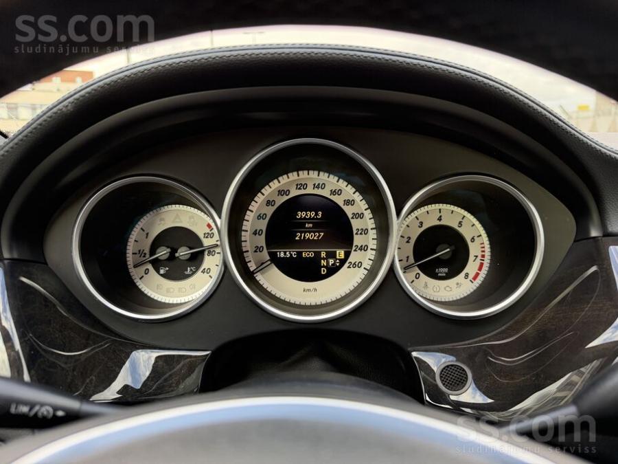 Balts Mercedes-Benz CLS 350 2011 Rīga, ar dzinēja tilpumu 3.50 L un nobraukumu 219 tūkst. km par 13500 €, foto 9 vietnē AUTOMOTO.COM.LV