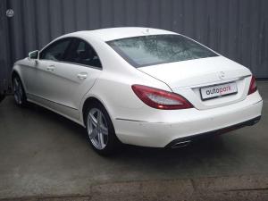 Balts Mercedes-Benz CLS 350 2014 Viļņa, ar dzinēja tilpumu 2.99 L un nobraukumu 127 tūkst. km par 15900 €, foto 4 vietnē AUTOMOTO.COM.LV