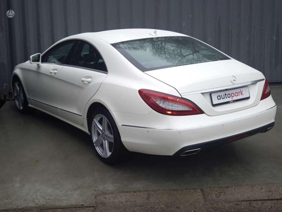 Balts Mercedes-Benz CLS 350 2014 Viļņa, ar dzinēja tilpumu 2.99 L un nobraukumu 127 tūkst. km par 15900 €, foto 4 vietnē AUTOMOTO.COM.LV