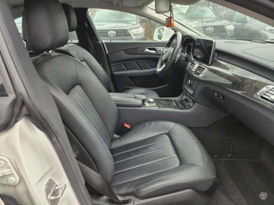 Balts Mercedes-Benz CLS 350 2014 Viļņa, ar dzinēja tilpumu 2.99 L un nobraukumu 127 tūkst. km par 15900 €, foto 7 vietnē AUTOMOTO.COM.LV