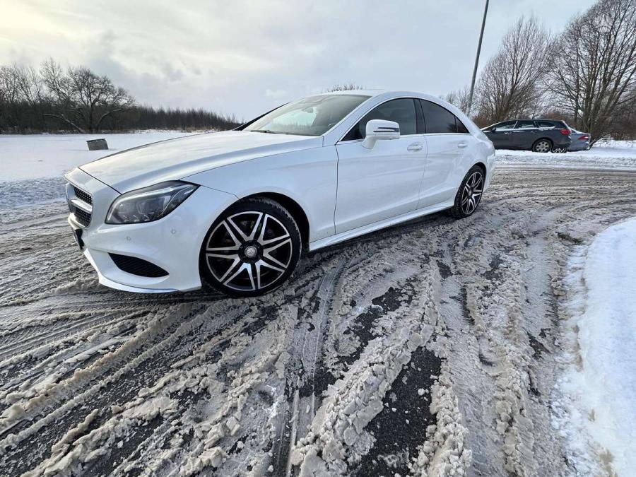 Balts Mercedes-Benz CLS 350 2015 Panevēža, ar dzinēja tilpumu 3.00 L un nobraukumu 143 tūkst. km par 22000 €, foto 1 vietnē AUTOMOTO.COM.LV
