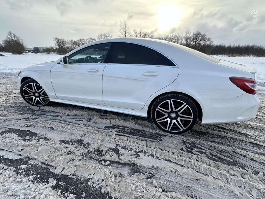 Balts Mercedes-Benz CLS 350 2015 Panevēža, ar dzinēja tilpumu 3.00 L un nobraukumu 143 tūkst. km par 22000 €, foto 11 vietnē AUTOMOTO.COM.LV