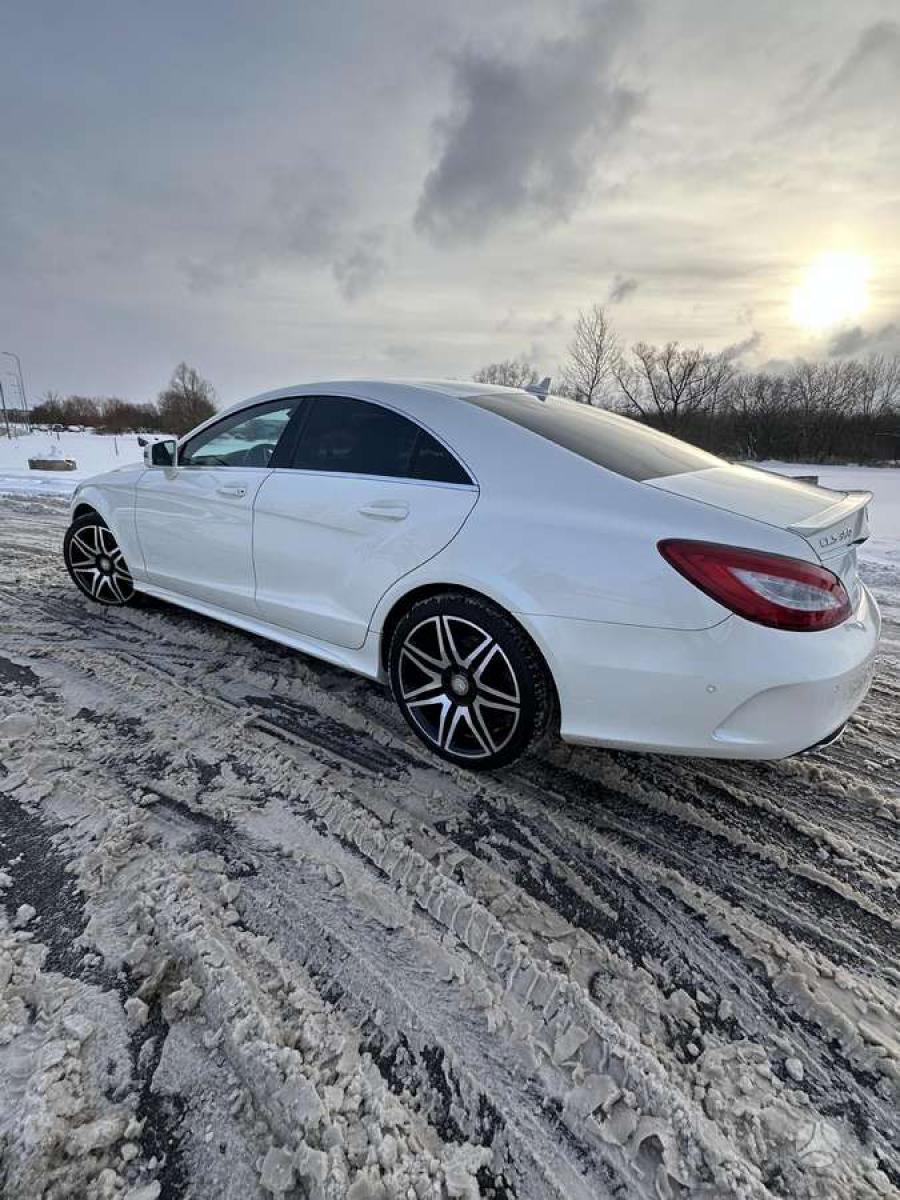 Balts Mercedes-Benz CLS 350 2015 Panevēža, ar dzinēja tilpumu 3.00 L un nobraukumu 143 tūkst. km par 22000 €, foto 12 vietnē AUTOMOTO.COM.LV