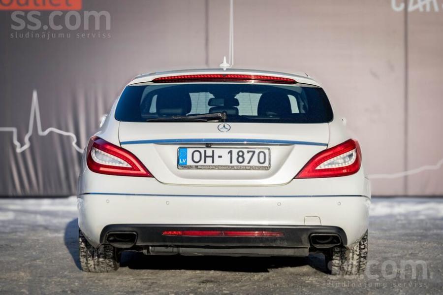 White Mercedes-Benz CLS 350 2012 in Riga, with an engine capacity of 3.00 L and mileage of 356 thousand km for 12990 €, photo 8 on AUTOMOTO.COM.LV