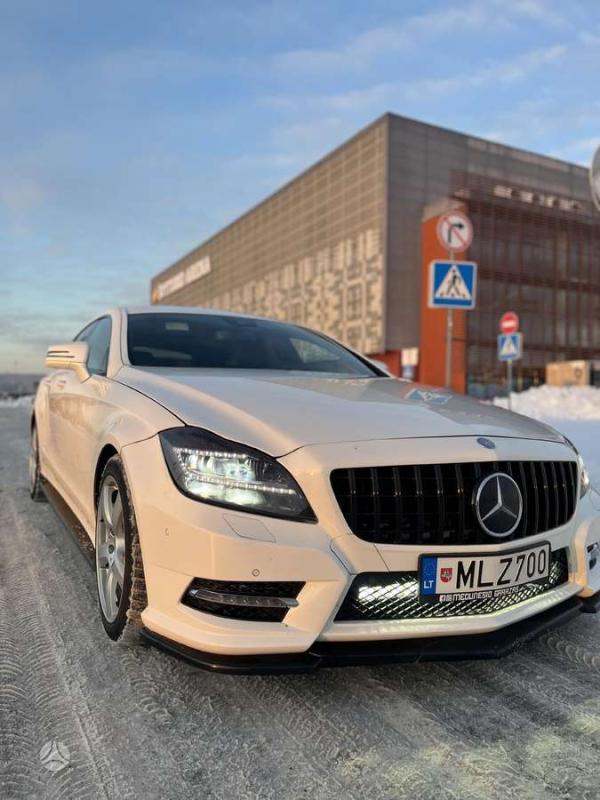 White Mercedes-Benz CLS 350 2013 in Klaipeda, with an engine capacity of 3.00 L and mileage of 380 thousand km for 13000 €, photo 2 on AUTOMOTO.COM.LV