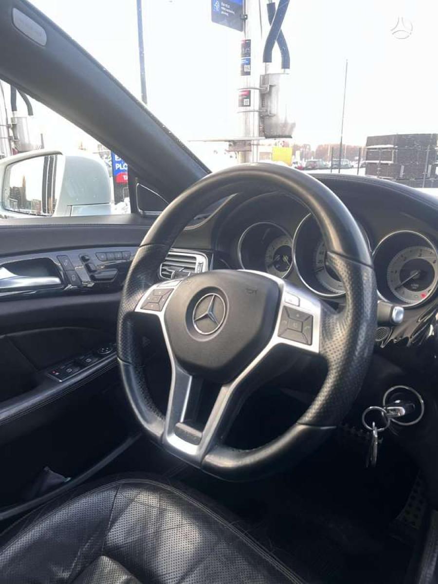 Balts Mercedes-Benz CLS 350 2013 Klaipėda, ar dzinēja tilpumu 3.00 L un nobraukumu 380 tūkst. km par 13000 €, foto 12 vietnē AUTOMOTO.COM.LV