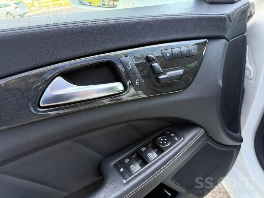 Balts Mercedes-Benz CLS 350 2013 Rīga, ar dzinēja tilpumu 3.00 L un nobraukumu 0 tūkst. km par 11250 €, foto 12 vietnē AUTOMOTO.COM.LV