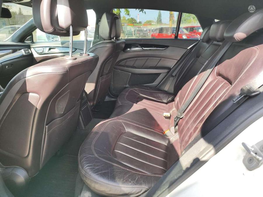 Balts Mercedes-Benz CLS 350 2013 Klaipėda, ar dzinēja tilpumu 2.99 L un nobraukumu 390 tūkst. km par 11900 €, foto 22 vietnē AUTOMOTO.COM.LV