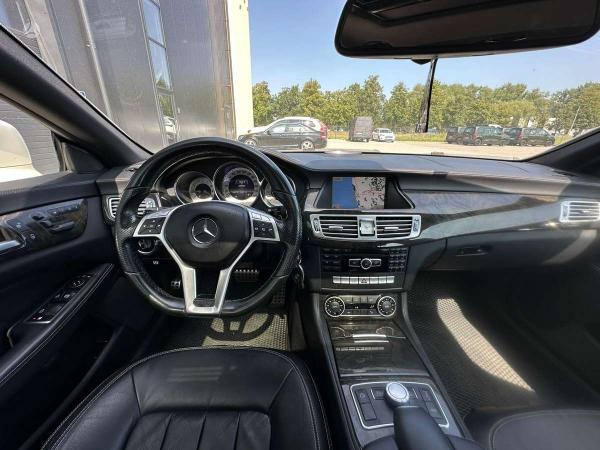 White Mercedes-Benz CLS 350 2014 in Klaipeda, with an engine capacity of 3.00 L and mileage of 490 thousand km for 10890 €, photo 6 on AUTOMOTO.COM.LV