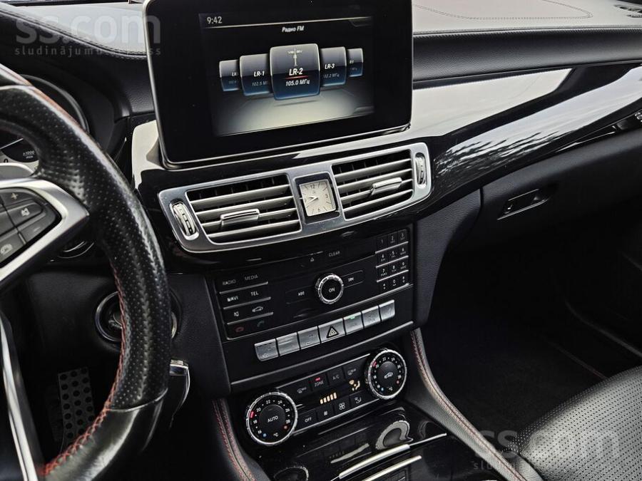 Balts Mercedes-Benz CLS 350 2015 Jēkabpils, ar dzinēja tilpumu 3.00 L un nobraukumu 235 tūkst. km par 17490 €, foto 32 vietnē AUTOMOTO.COM.LV