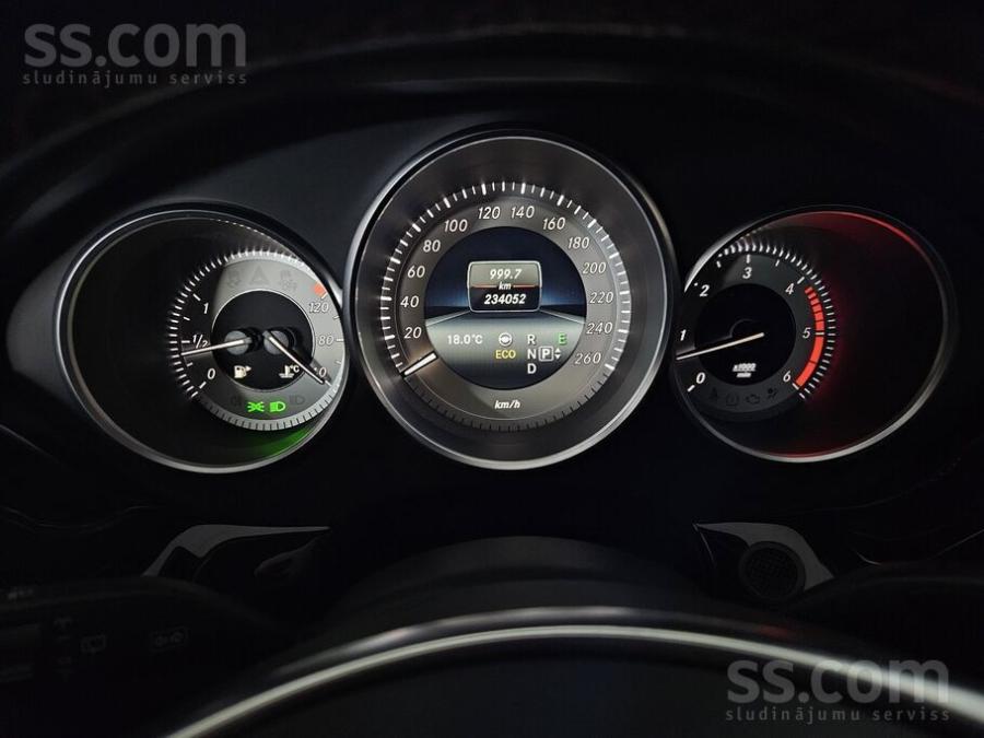 Balts Mercedes-Benz CLS 350 2015 Jēkabpils, ar dzinēja tilpumu 3.00 L un nobraukumu 235 tūkst. km par 17490 €, foto 34 vietnē AUTOMOTO.COM.LV