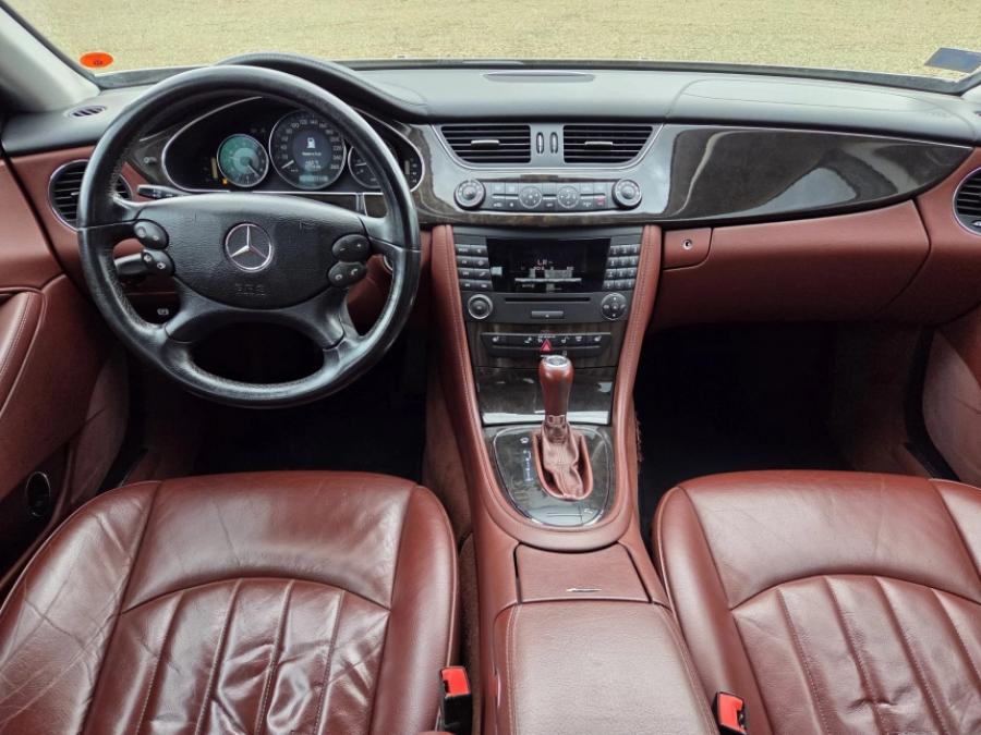 Dzeltens Mercedes-Benz CLS 350 2005 Rīga, ar dzinēja tilpumu 3.50 L un nobraukumu 0 tūkst. km par 4700 €, foto 4 vietnē AUTOMOTO.COM.LV
