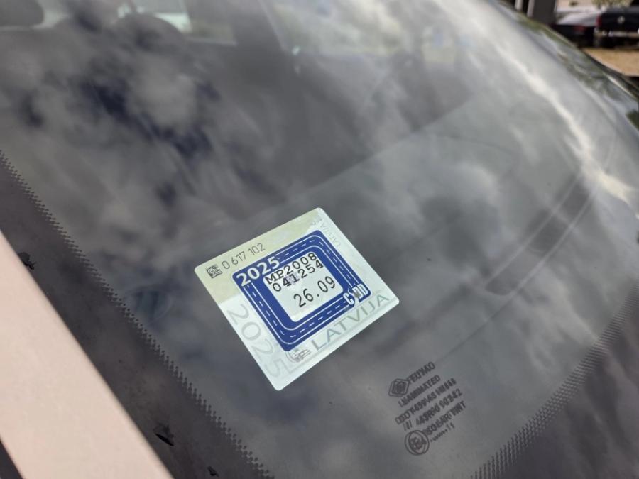 Dzeltens Mercedes-Benz CLS 350 2005 Rīga, ar dzinēja tilpumu 3.50 L un nobraukumu 0 tūkst. km par 4700 €, foto 19 vietnē AUTOMOTO.COM.LV