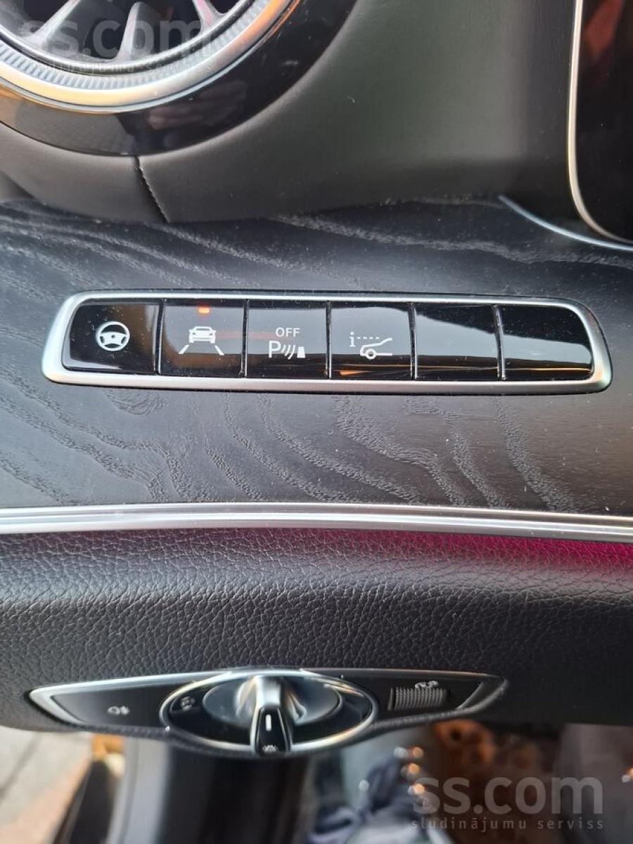 Melns Mercedes-Benz CLS 400 2018 Rīga, ar dzinēja tilpumu 2.90 L un nobraukumu 144 tūkst. km par 38500 €, foto 15 vietnē AUTOMOTO.COM.LV