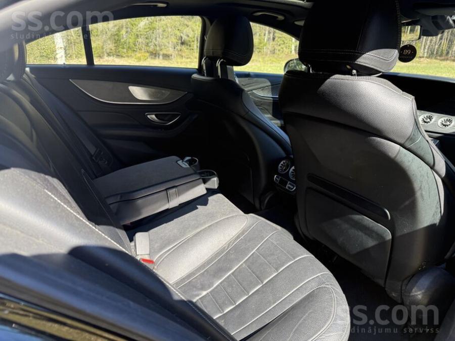 Black Mercedes-Benz CLS 400 2018 in Talsi, with an engine capacity of 3.00 L and mileage of 231 thousand km for 27995 €, photo 8 on AUTOMOTO.COM.LV