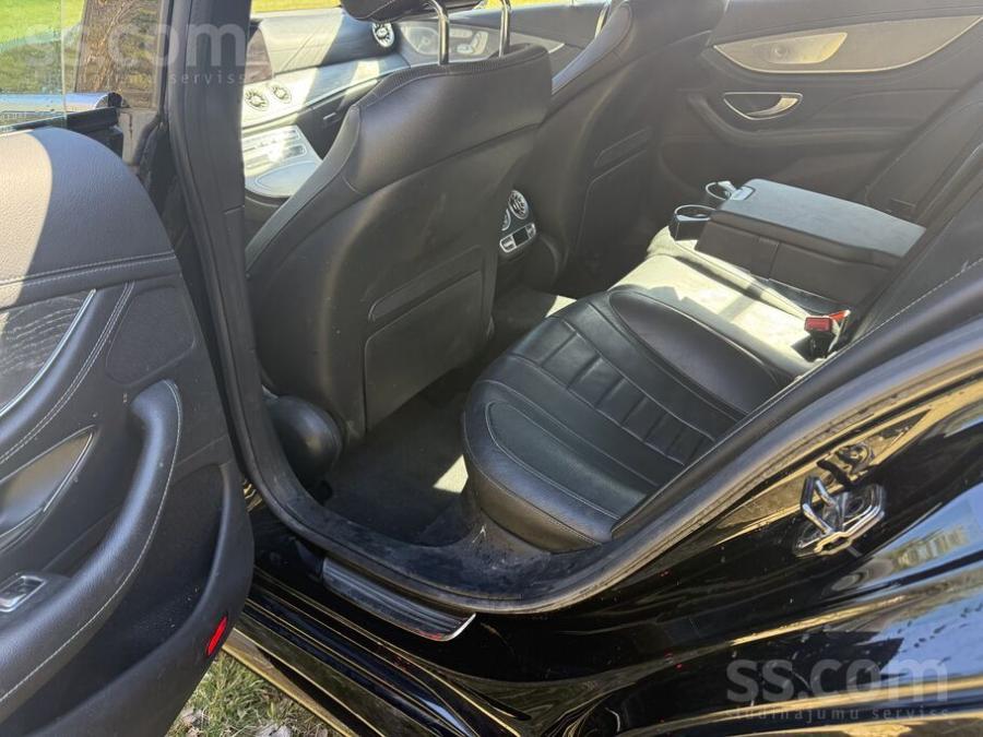 Black Mercedes-Benz CLS 400 2018 in Talsi, with an engine capacity of 3.00 L and mileage of 231 thousand km for 27995 €, photo 9 on AUTOMOTO.COM.LV