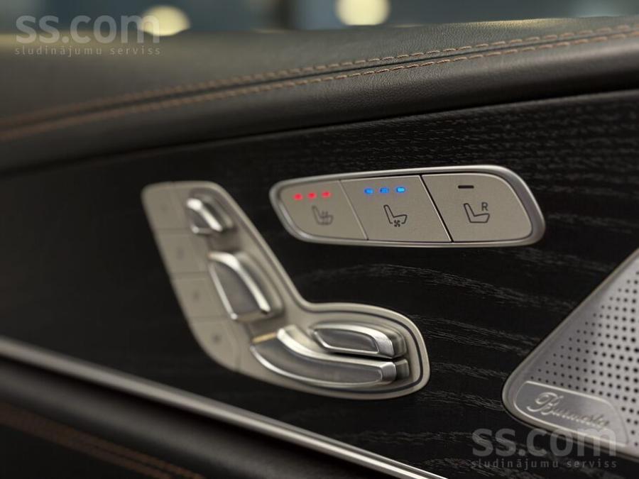 Black Mercedes-Benz CLS 400 2018 in Riga, with an engine capacity of 2.90 L and mileage of 147 thousand km for 38300 €, photo 11 on AUTOMOTO.COM.LV