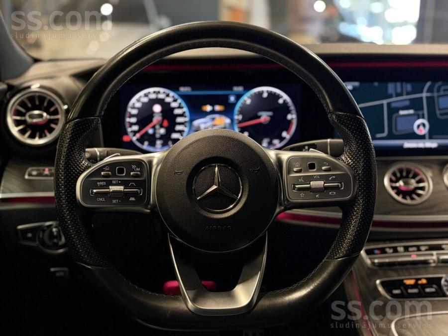 Black Mercedes-Benz CLS 400 2018 in Riga, with an engine capacity of 2.90 L and mileage of 147 thousand km for 38300 €, photo 21 on AUTOMOTO.COM.LV