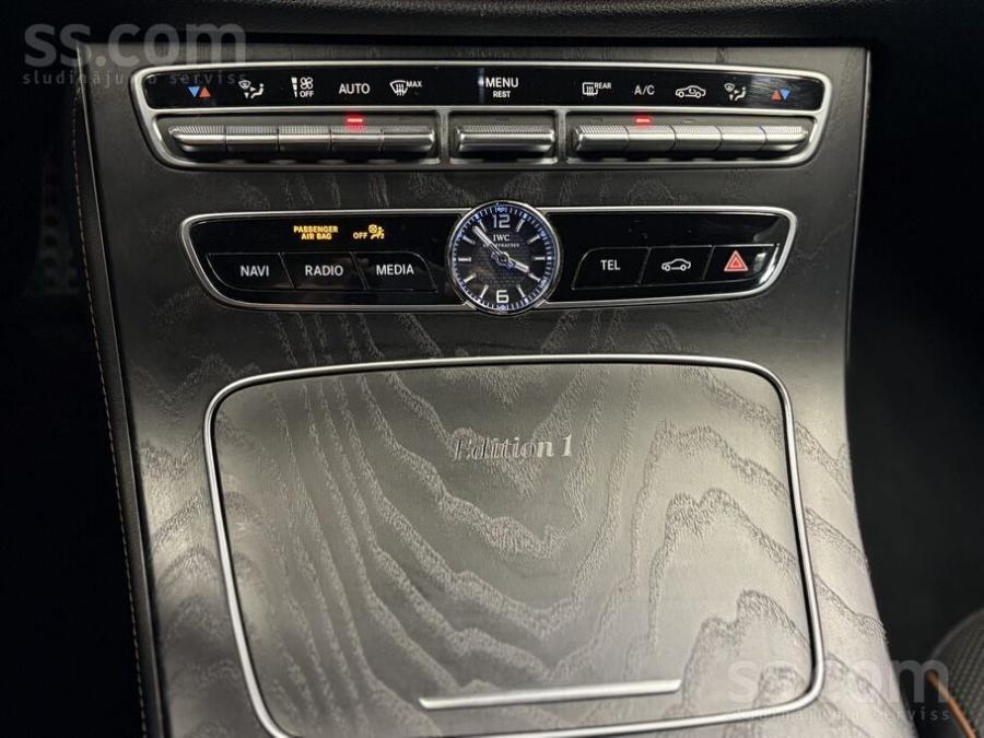 Black Mercedes-Benz CLS 400 2018 in Riga, with an engine capacity of 2.90 L and mileage of 147 thousand km for 38300 €, photo 23 on AUTOMOTO.COM.LV