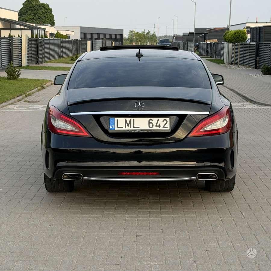 Black Mercedes-Benz CLS 400 2016 in Klaipeda, with an engine capacity of 3.00 L and mileage of 190 thousand km for 16900 €, photo 3 on AUTOMOTO.COM.LV