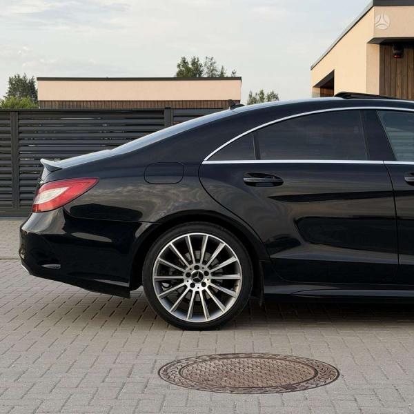 Black Mercedes-Benz CLS 400 2016 in Klaipeda, with an engine capacity of 3.00 L and mileage of 190 thousand km for 16900 €, photo 4 on AUTOMOTO.COM.LV