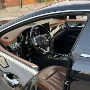 Black Mercedes-Benz CLS 400 2016 in Klaipeda, with an engine capacity of 3.00 L and mileage of 190 thousand km for 16900 €, photo 9 on AUTOMOTO.COM.LV