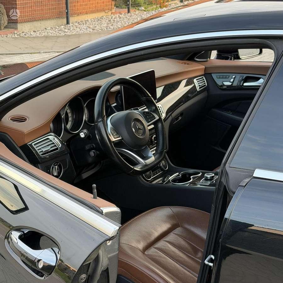 Black Mercedes-Benz CLS 400 2016 in Klaipeda, with an engine capacity of 3.00 L and mileage of 190 thousand km for 16900 €, photo 9 on AUTOMOTO.COM.LV