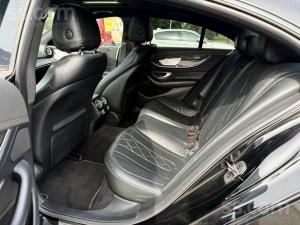 Black Mercedes-Benz CLS 400 2018 in Riga, with an engine capacity of 2.90 L and mileage of 160 thousand km for 39000 €, photo 9 on AUTOMOTO.COM.LV