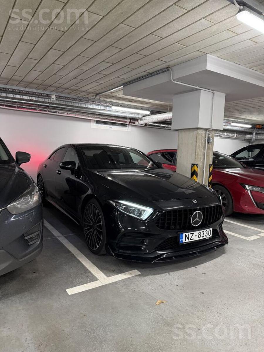 Black Mercedes-Benz CLS 400 2018 in Riga, with an engine capacity of 2.90 L and mileage of 160 thousand km for 39000 €, photo 11 on AUTOMOTO.COM.LV