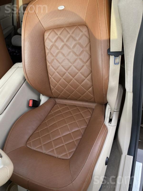 Brown Mercedes-Benz CLS 400 2015 in Riga, with an engine capacity of 3.60 L and mileage of 79 thousand km for 23900 €, photo 6 on AUTOMOTO.COM.LV