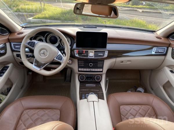 Brown Mercedes-Benz CLS 400 2015 in Riga, with an engine capacity of 3.60 L and mileage of 79 thousand km for 23900 €, photo 9 on AUTOMOTO.COM.LV