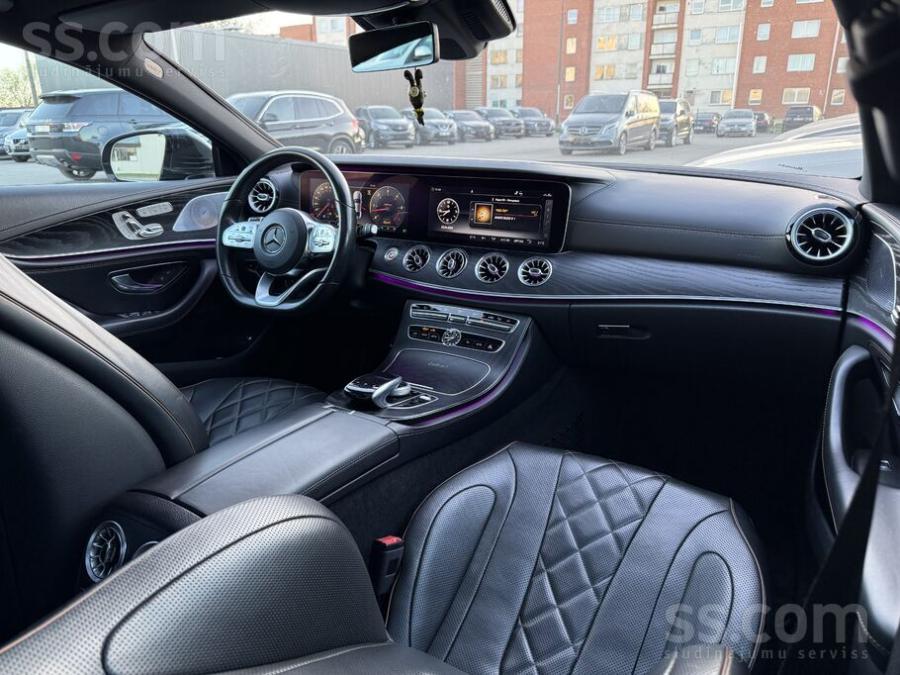 Grey Mercedes-Benz CLS 400 2018 in Jelgava, with an engine capacity of 3.00 L and mileage of 228 thousand km for 29900 €, photo 12 on AUTOMOTO.COM.LV