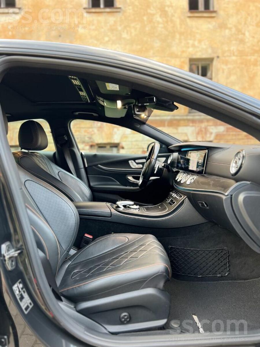 Grey Mercedes-Benz CLS 400 2018 in Daugavpils, with an engine capacity of 3.00 L and mileage of 265 thousand km for 38500 €, photo 22 on AUTOMOTO.COM.LV