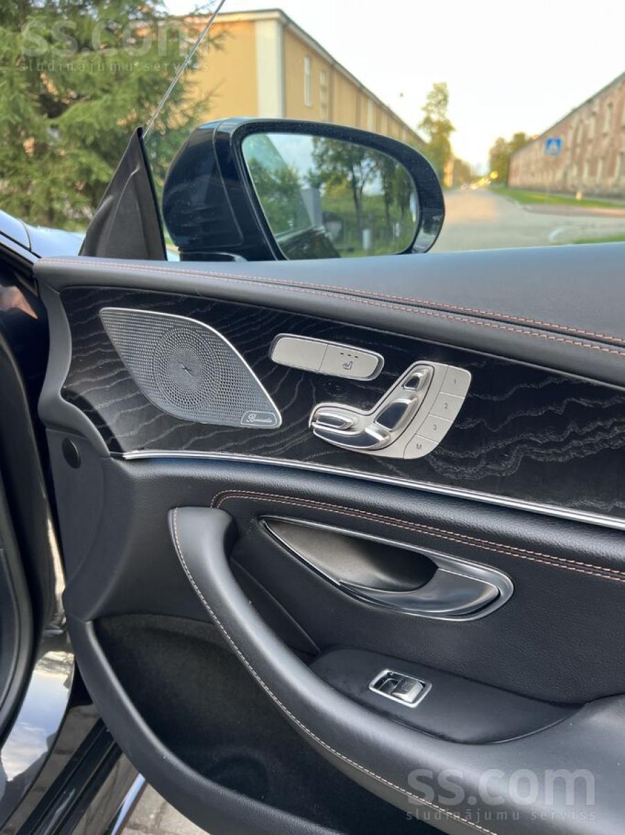 Grey Mercedes-Benz CLS 400 2018 in Daugavpils, with an engine capacity of 3.00 L and mileage of 265 thousand km for 38500 €, photo 23 on AUTOMOTO.COM.LV