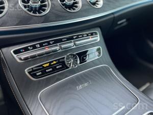 Grey Mercedes-Benz CLS 400 2018 in Daugavpils, with an engine capacity of 3.00 L and mileage of 265 thousand km for 38500 €, photo 28 on AUTOMOTO.COM.LV