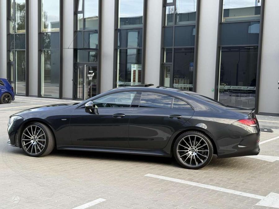 Grey Mercedes-Benz CLS 400 2018 in Vilnius, with an engine capacity of 2.90 L and mileage of 173 thousand km for 34990 €, photo 5 on AUTOMOTO.COM.LV